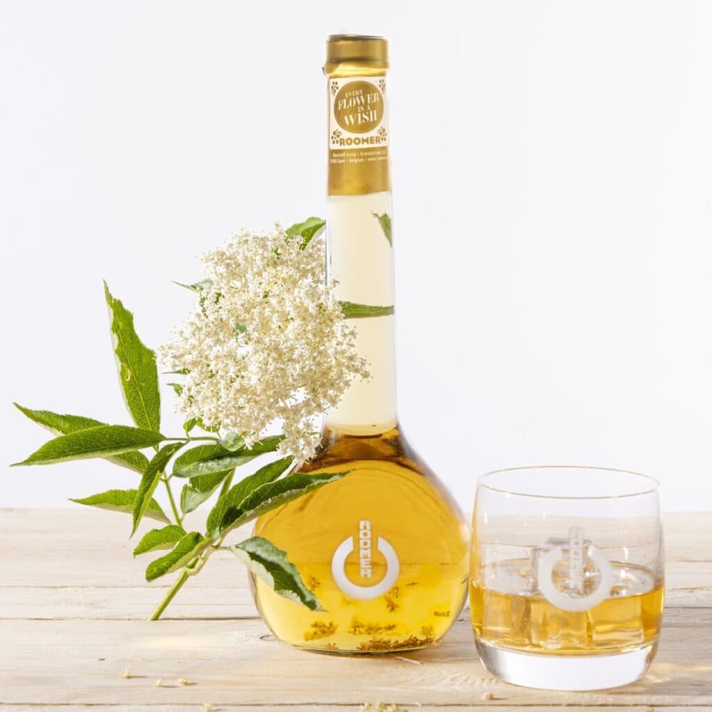 Ontdek onze vlierbloesemproducten en maak je eigen Hugo | Stokerij De Moor